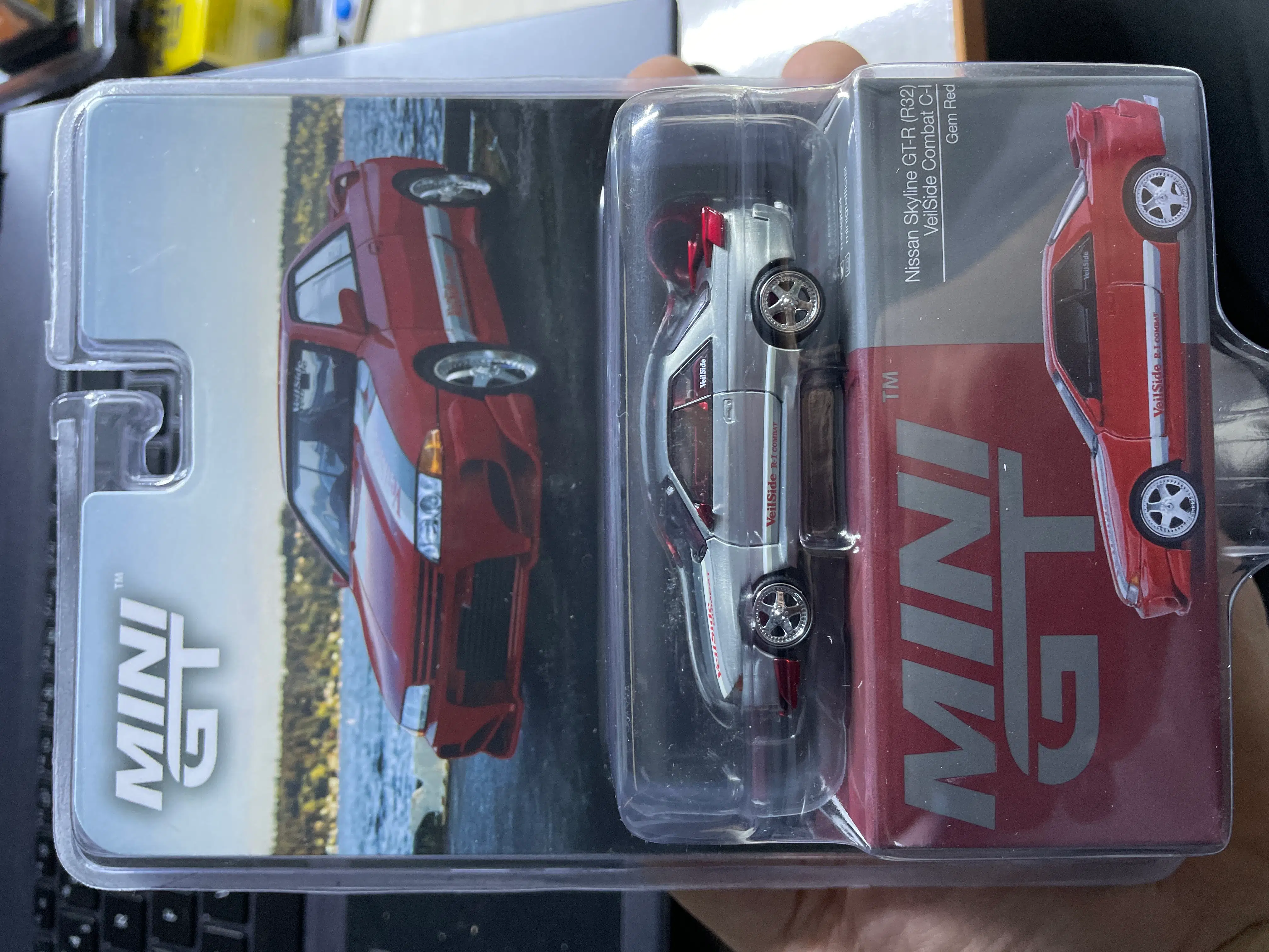 MINI GT 1:64 Nissan Skyline GT-R R32 VeilSide Combat C-I RAW Chase Model